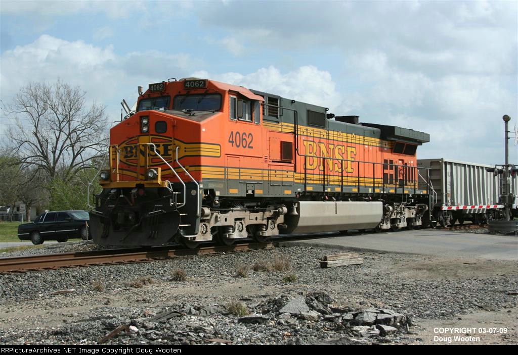 BNSF 4062